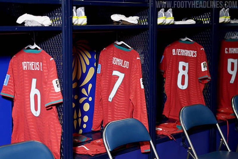 Cristiano Ronaldo Only Portugal Player to Wear Long Sleeves Against ...